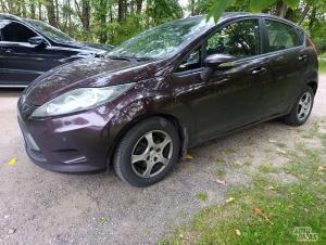 Ford Fiesta 2010 in Vilnius, with an engine capacity of 1.60 L and mileage of 279 thousand km for 1950 €, photo 4 on AUTOMOTO.COM.LV