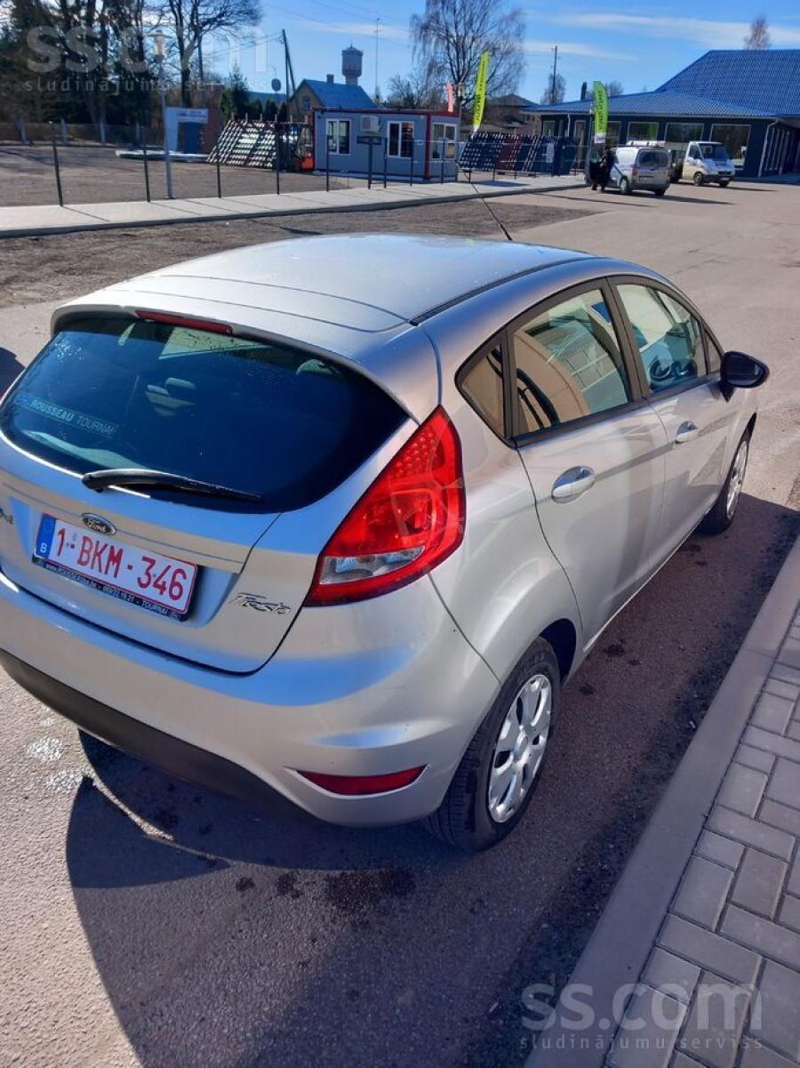 Ford Fiesta 2011 in Cesis, with an engine capacity of 1.60 L and mileage of 247 thousand km for 2590 €, photo 3 on AUTOMOTO.COM.LV