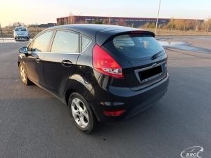 Ford Fiesta 2011 in Vilnius, with an engine capacity of 1.56 L and mileage of 305 thousand km for 900 €, photo 3 on AUTOMOTO.COM.LV