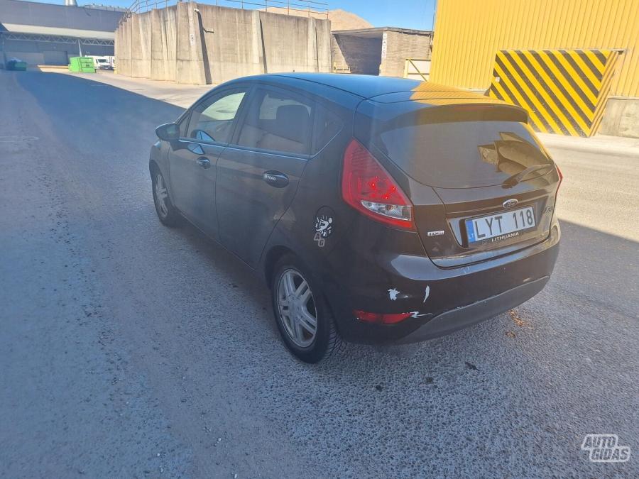 Ford Fiesta 2011 Klaipėda, ar dzinēja tilpumu 1.40 L un nobraukumu 207 tūkst. km par 900 €, foto 6 vietnē AUTOMOTO.COM.LV