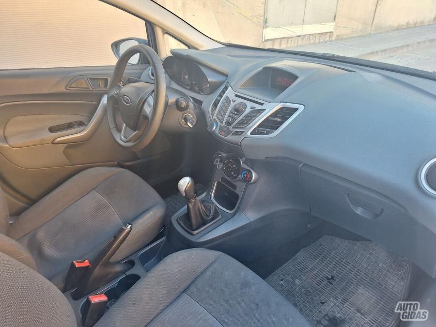 Ford Fiesta 2011 Klaipėda, ar dzinēja tilpumu 1.40 L un nobraukumu 207 tūkst. km par 900 €, foto 14 vietnē AUTOMOTO.COM.LV
