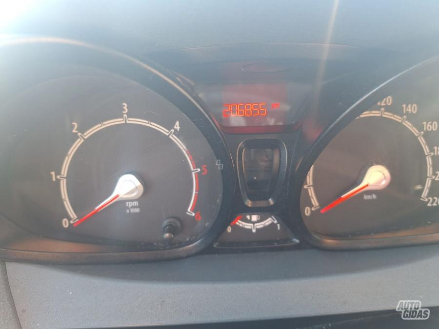 Ford Fiesta 2011 Klaipėda, ar dzinēja tilpumu 1.40 L un nobraukumu 207 tūkst. km par 900 €, foto 17 vietnē AUTOMOTO.COM.LV