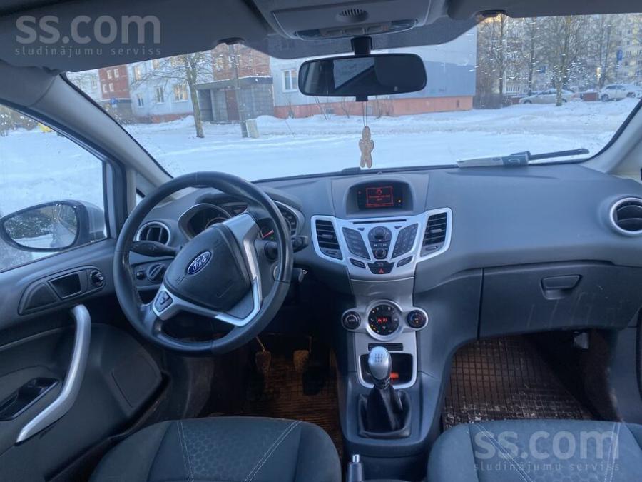 Ford Fiesta 2011 in Riga, with an engine capacity of 1.60 L and mileage of 192 thousand km for 2200 €, photo 5 on AUTOMOTO.COM.LV