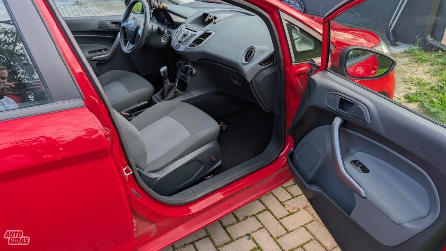 Ford Fiesta 2011 Kauņa, ar dzinēja tilpumu 1.40 L un nobraukumu 298 tūkst. km par 1550 €, foto 5 vietnē AUTOMOTO.COM.LV