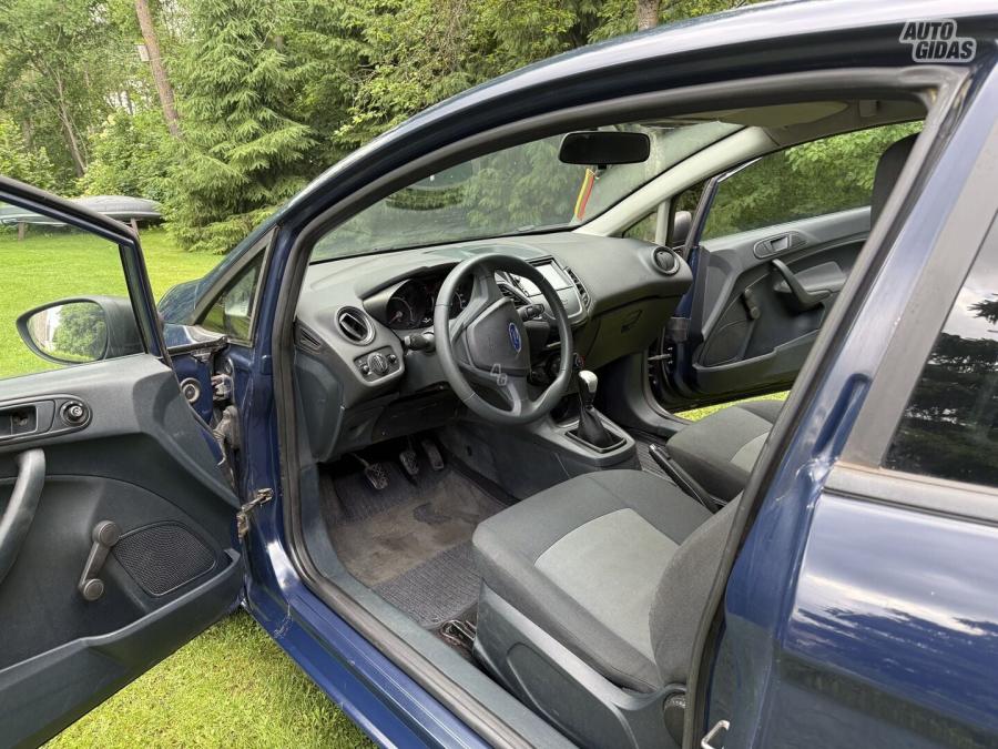 Ford Fiesta 2012 in Trakai, with an engine capacity of 1.40 L and mileage of 320 thousand km for 1700 €, photo 12 on AUTOMOTO.COM.LV