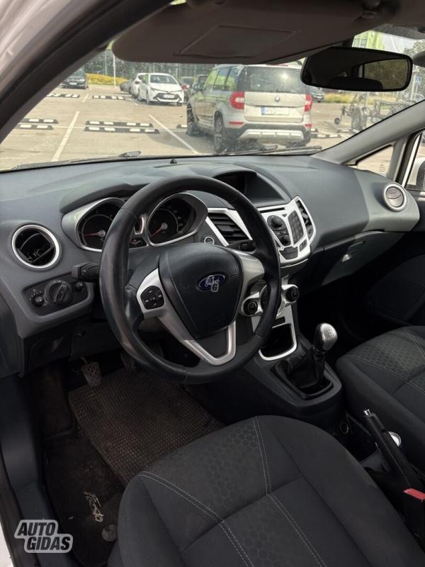 Ford Fiesta 2012 Kauņa, ar dzinēja tilpumu 1.40 L un nobraukumu 250 tūkst. km par 750 €, foto 6 vietnē AUTOMOTO.COM.LV