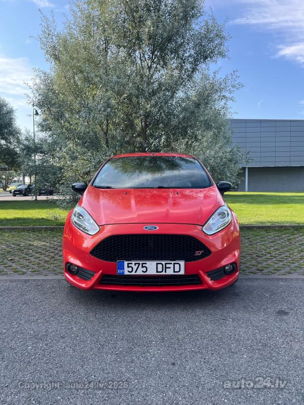 Oranžs Ford Fiesta 2013 Tallina, ar dzinēja tilpumu 1.60 L un nobraukumu 286 tūkst. km par 7000 €, foto 3 vietnē AUTOMOTO.COM.LV