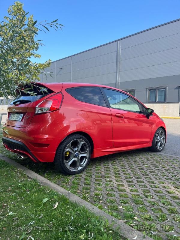 Oranžs Ford Fiesta 2013 Tallina, ar dzinēja tilpumu 1.60 L un nobraukumu 286 tūkst. km par 7000 €, foto 5 vietnē AUTOMOTO.COM.LV