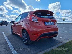 Orange Ford Fiesta 2016 in Tallinn, with an engine capacity of 1.60 L and mileage of 54 thousand km for 13900 €, photo 3 on AUTOMOTO.COM.LV