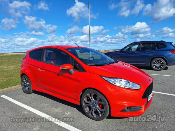 Orange Ford Fiesta 2016 in Tallinn, with an engine capacity of 1.60 L and mileage of 54 thousand km for 13900 €, photo 4 on AUTOMOTO.COM.LV