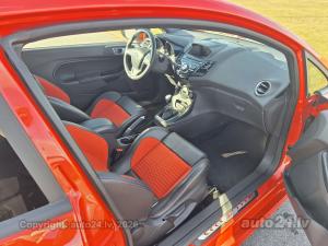 Orange Ford Fiesta 2016 in Tallinn, with an engine capacity of 1.60 L and mileage of 54 thousand km for 13900 €, photo 8 on AUTOMOTO.COM.LV