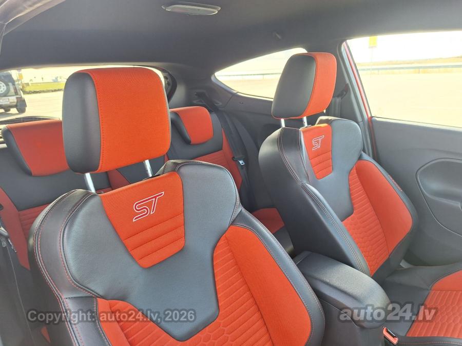 Orange Ford Fiesta 2016 in Tallinn, with an engine capacity of 1.60 L and mileage of 54 thousand km for 13900 €, photo 13 on AUTOMOTO.COM.LV