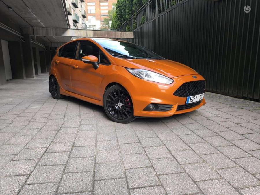Oranžs Ford Fiesta 2017 Viļņa, ar dzinēja tilpumu 1.60 L un nobraukumu 150 tūkst. km par 8500 €, foto 1 vietnē AUTOMOTO.COM.LV