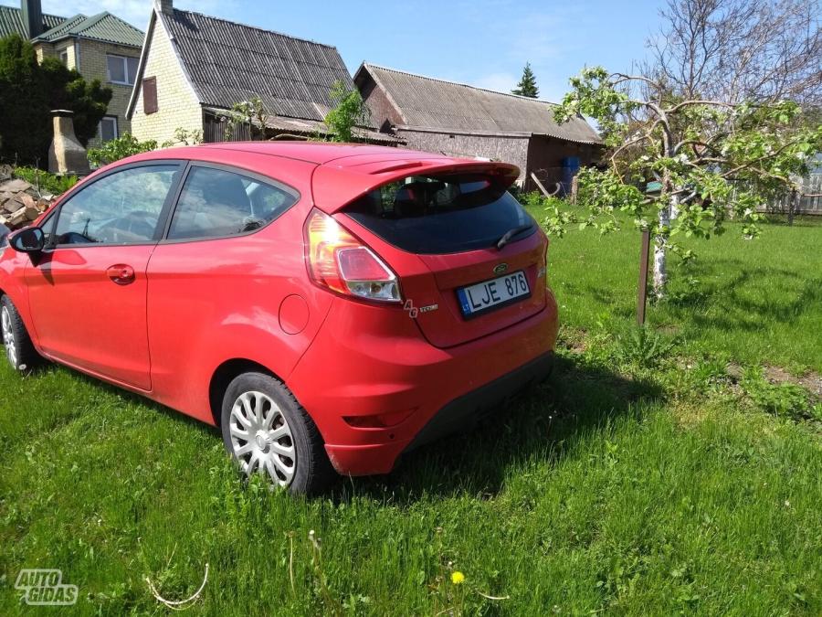 Red Ford Fiesta 2010 in Vilkaviskis, with an engine capacity of 1.40 L and mileage of 221 thousand km for 1950 €, photo 5 on AUTOMOTO.COM.LV
