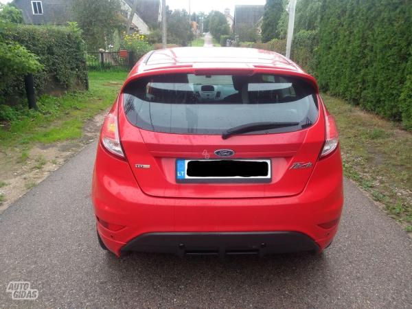 Ford Fiesta 2010 in Vilkaviskis on AUTOMOTO.COM.LV Red Ford Fiesta 2010 in Vilkaviskis, with an engine capacity of 1.40 L and mileage of 221 thousand km for 1650 €, photo 6 on AUTOMOTO.COM.LV