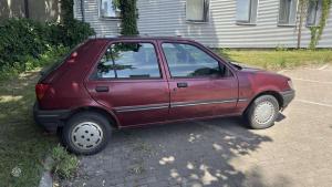 Red Ford Fiesta 1993 in Vilnius, with an engine capacity of 0.00 L and mileage of 13 thousand km for 400 €, photo 5 on AUTOMOTO.COM.LV