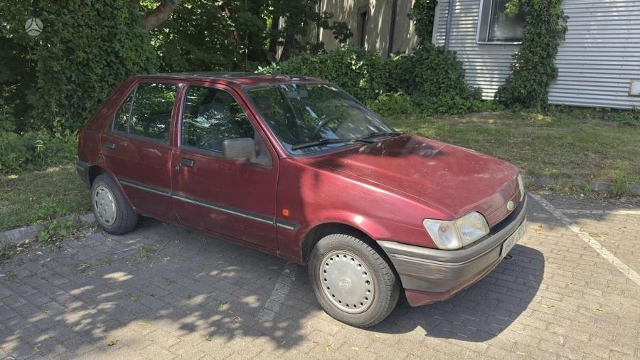 Red Ford Fiesta 1993 in Vilnius, with an engine capacity of 0.00 L and mileage of 13 thousand km for 400 €, photo 10 on AUTOMOTO.COM.LV
