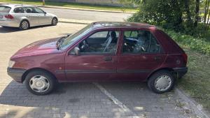 Red Ford Fiesta 1993 in Vilnius, with an engine capacity of 0.00 L and mileage of 13 thousand km for 400 €, photo 12 on AUTOMOTO.COM.LV