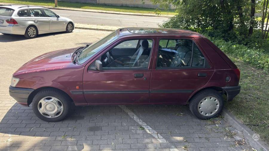 Red Ford Fiesta 1993 in Vilnius, with an engine capacity of 0.00 L and mileage of 13 thousand km for 400 €, photo 12 on AUTOMOTO.COM.LV