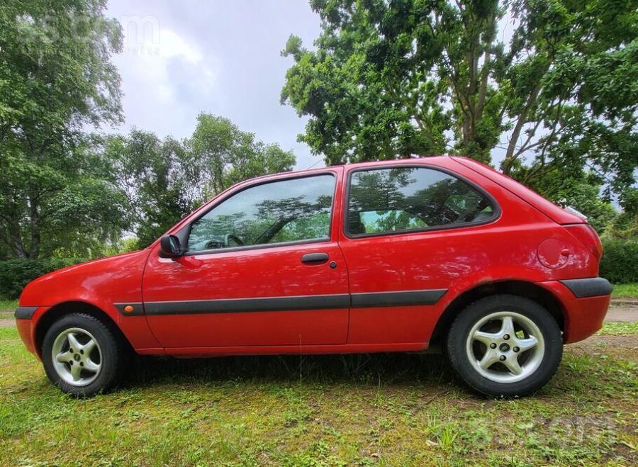 Red Ford Fiesta 2000 in Jelgava, with an engine capacity of 1.30 L and mileage of 132 thousand km for 500 €, photo 3 on AUTOMOTO.COM.LV