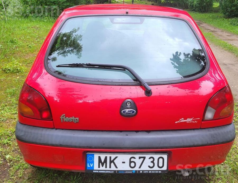 Red Ford Fiesta 2000 in Jelgava, with an engine capacity of 1.30 L and mileage of 132 thousand km for 500 €, photo 5 on AUTOMOTO.COM.LV