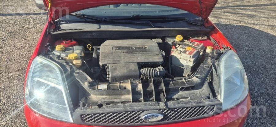 Red Ford Fiesta 2003 in Preili, with an engine capacity of 1.30 L and mileage of 157 thousand km for 1200 €, photo 9 on AUTOMOTO.COM.LV