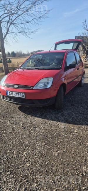 Red Ford Fiesta 2003 in Preili, with an engine capacity of 1.30 L and mileage of 157 thousand km for 1200 €, photo 10 on AUTOMOTO.COM.LV