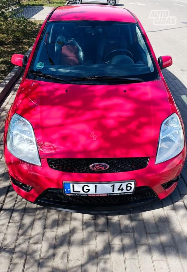 Red Ford Fiesta 2005 in Kaunas, with an engine capacity of 2.00 L and mileage of 215 thousand km for 3500 €, photo 4 on AUTOMOTO.COM.LV
