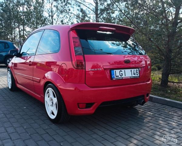 Red Ford Fiesta 2005 in Kaunas, with an engine capacity of 2.00 L and mileage of 215 thousand km for 3500 €, photo 5 on AUTOMOTO.COM.LV
