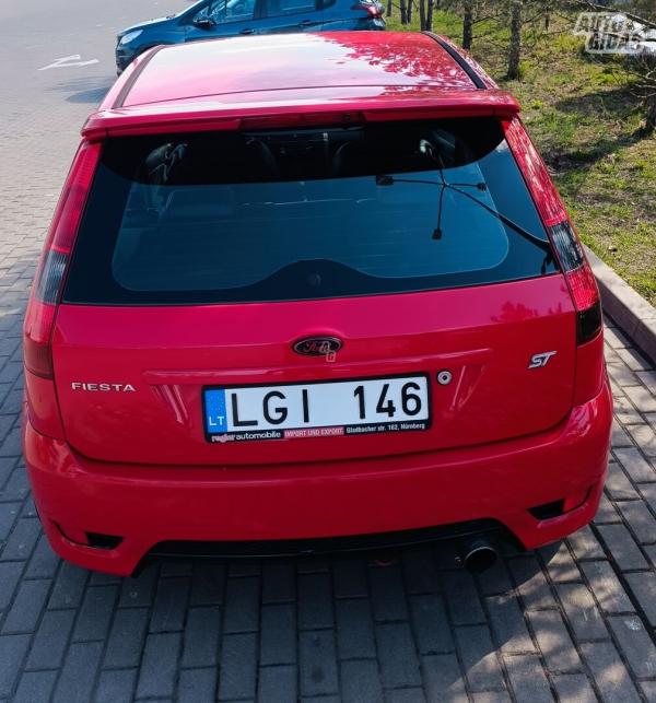 Red Ford Fiesta 2005 in Kaunas, with an engine capacity of 2.00 L and mileage of 215 thousand km for 3500 €, photo 6 on AUTOMOTO.COM.LV