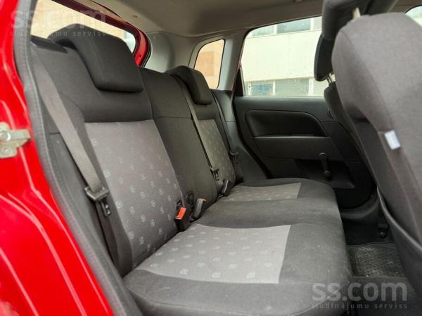 Red Ford Fiesta 2005 in Riga, with an engine capacity of 1.30 L and mileage of 0 thousand km for 2200 €, photo 3 on AUTOMOTO.COM.LV