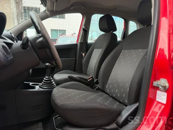 Red Ford Fiesta 2005 in Riga, with an engine capacity of 1.30 L and mileage of 0 thousand km for 2200 €, photo 8 on AUTOMOTO.COM.LV