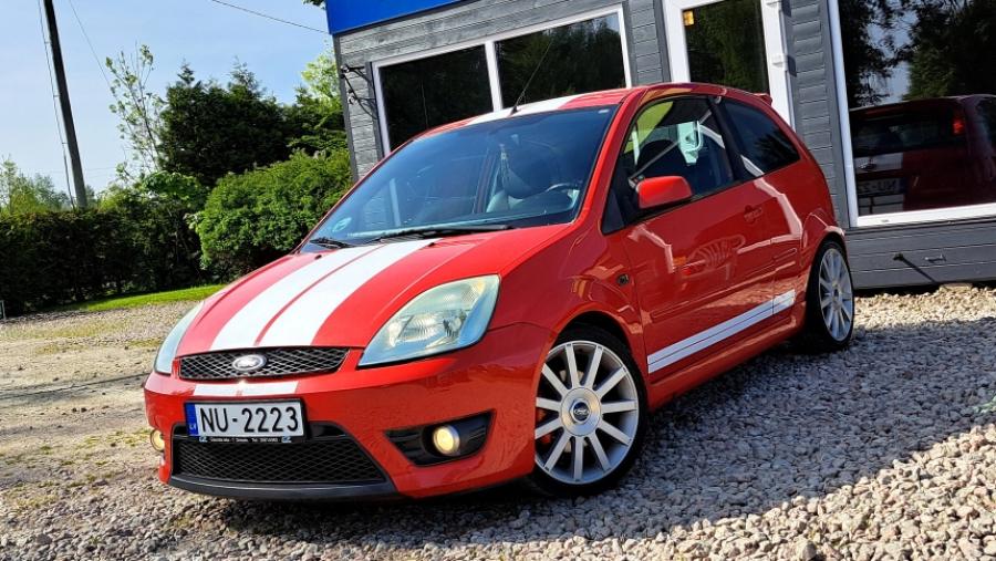 Sarkans Ford Fiesta 2005 Rīga, ar dzinēja tilpumu 2.00 L un nobraukumu 186 tūkst. km par 3190 €, foto 1 vietnē AUTOMOTO.COM.LV