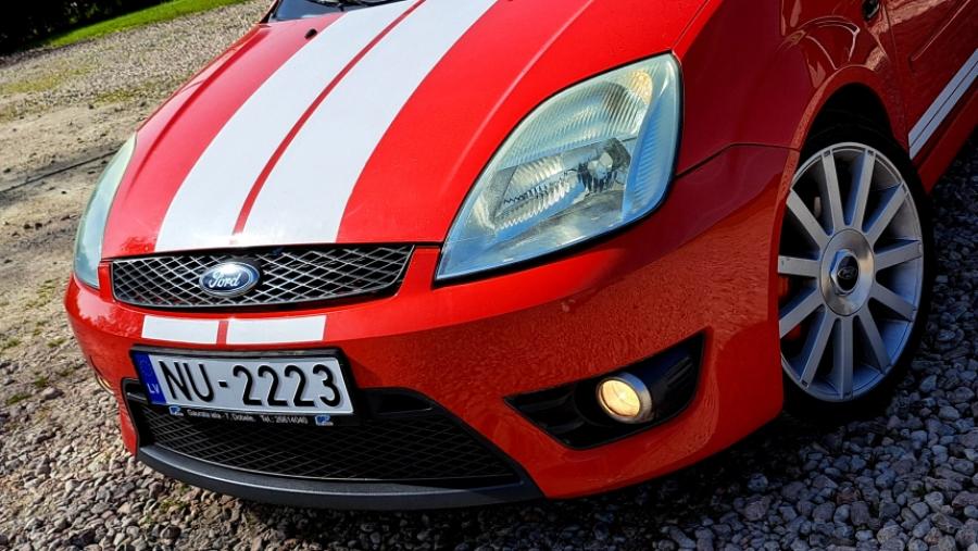 Sarkans Ford Fiesta 2005 Rīga, ar dzinēja tilpumu 2.00 L un nobraukumu 186 tūkst. km par 3190 €, foto 18 vietnē AUTOMOTO.COM.LV