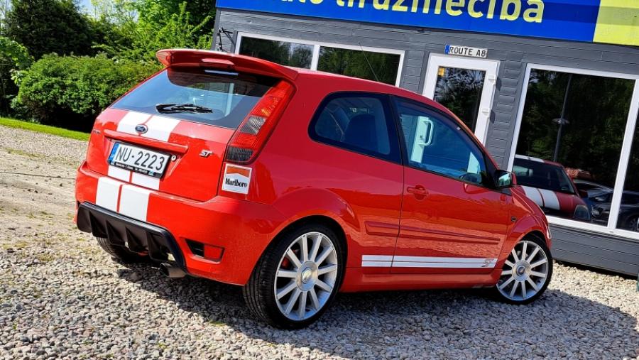 Sarkans Ford Fiesta 2005 Rīga, ar dzinēja tilpumu 2.00 L un nobraukumu 186 tūkst. km par 3190 €, foto 20 vietnē AUTOMOTO.COM.LV