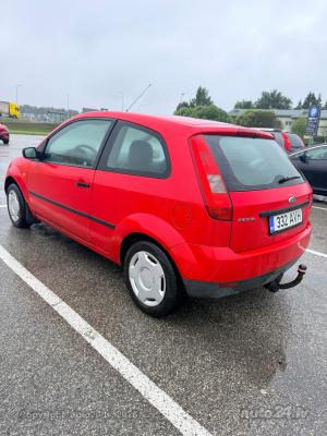 Sarkans Ford Fiesta 2005 Tallina, ar dzinēja tilpumu 1.30 L un nobraukumu 336 tūkst. km par 750 €, foto 4 vietnē AUTOMOTO.COM.LV