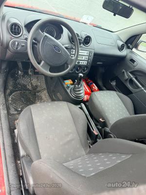 Sarkans Ford Fiesta 2005 Tallina, ar dzinēja tilpumu 1.30 L un nobraukumu 336 tūkst. km par 750 €, foto 6 vietnē AUTOMOTO.COM.LV
