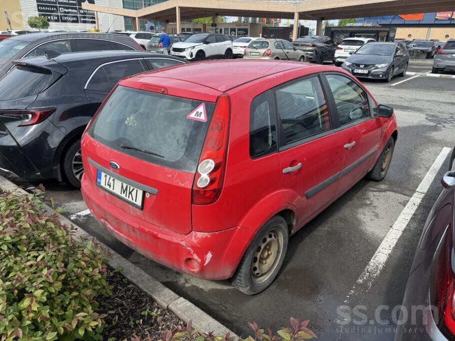 Sarkans Ford Fiesta 2006 Rīga, ar dzinēja tilpumu 1.30 L un nobraukumu 0 tūkst. km par 390 €, foto 3 vietnē AUTOMOTO.COM.LV