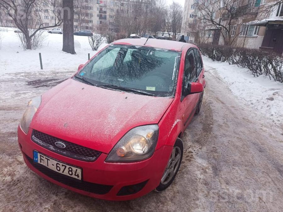 Sarkans Ford Fiesta 2006 Rīga, ar dzinēja tilpumu 1.40 L un nobraukumu 0 tūkst. km par 900 €, foto 1 vietnē AUTOMOTO.COM.LV