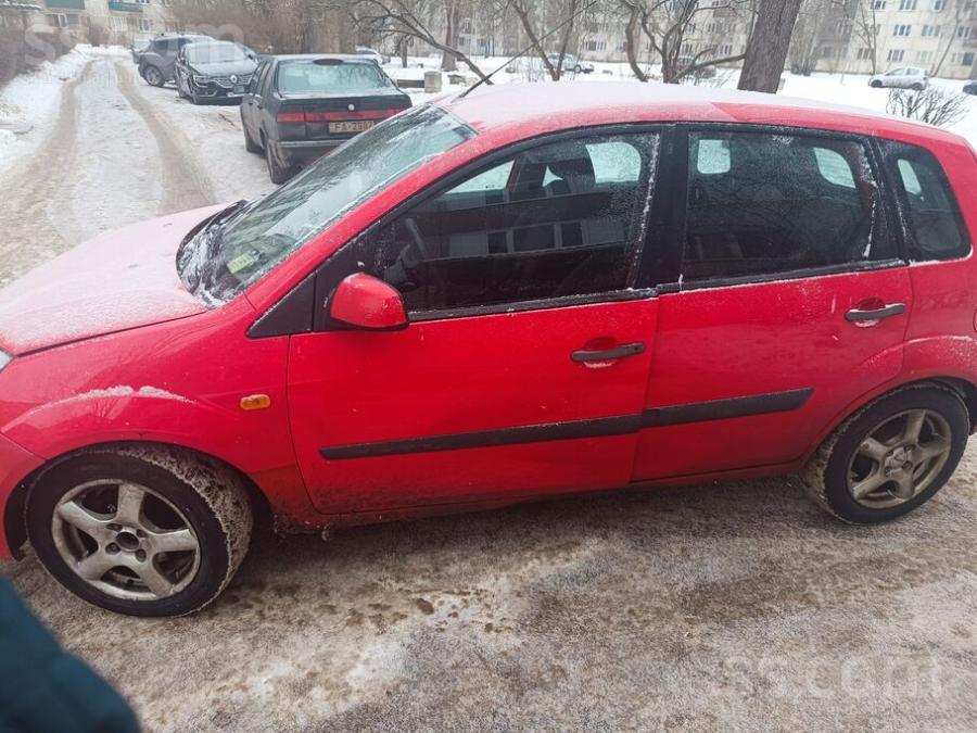 Sarkans Ford Fiesta 2006 Rīga, ar dzinēja tilpumu 1.40 L un nobraukumu 0 tūkst. km par 900 €, foto 3 vietnē AUTOMOTO.COM.LV