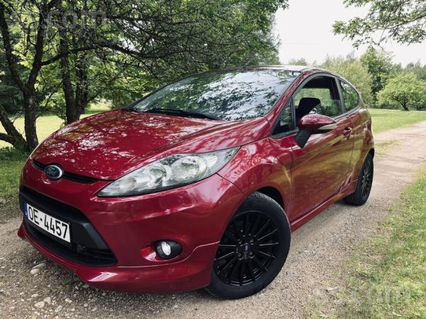 Red Ford Fiesta 2008 in Cesis, with an engine capacity of 1.20 L and mileage of 210 thousand km for 3000 €, photo 1 on AUTOMOTO.COM.LV