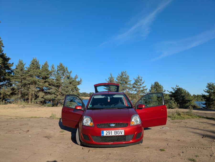 Sarkans Ford Fiesta 2008 Tallina, ar dzinēja tilpumu 1.30 L un nobraukumu 109 tūkst. km par 1630 €, foto 1 vietnē AUTOMOTO.COM.LV