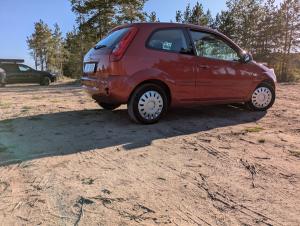 Sarkans Ford Fiesta 2008 Tallina, ar dzinēja tilpumu 1.30 L un nobraukumu 109 tūkst. km par 1630 €, foto 10 vietnē AUTOMOTO.COM.LV