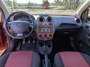 Sarkans Ford Fiesta 2008 Tallina, ar dzinēja tilpumu 1.30 L un nobraukumu 109 tūkst. km par 1630 €, foto 28 vietnē AUTOMOTO.COM.LV