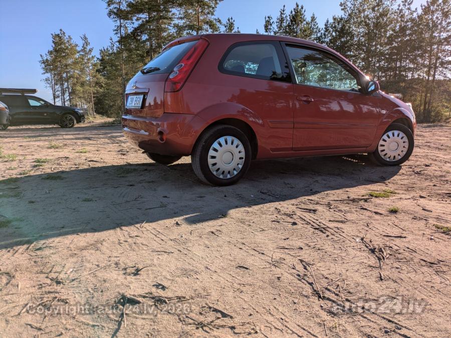 Sarkans Ford Fiesta 2008 Tallina, ar dzinēja tilpumu 1.30 L un nobraukumu 110 tūkst. km par 1630 €, foto 10 vietnē AUTOMOTO.COM.LV