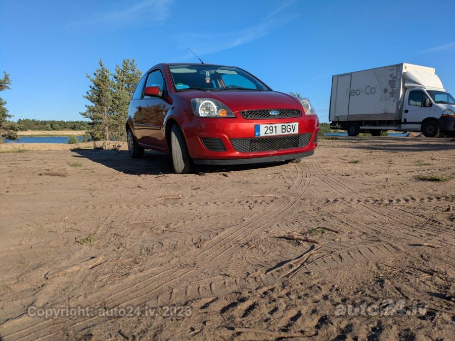 Sarkans Ford Fiesta 2008 Tallina, ar dzinēja tilpumu 1.30 L un nobraukumu 110 tūkst. km par 1630 €, foto 13 vietnē AUTOMOTO.COM.LV