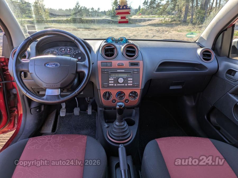Sarkans Ford Fiesta 2008 Tallina, ar dzinēja tilpumu 1.30 L un nobraukumu 110 tūkst. km par 1630 €, foto 15 vietnē AUTOMOTO.COM.LV