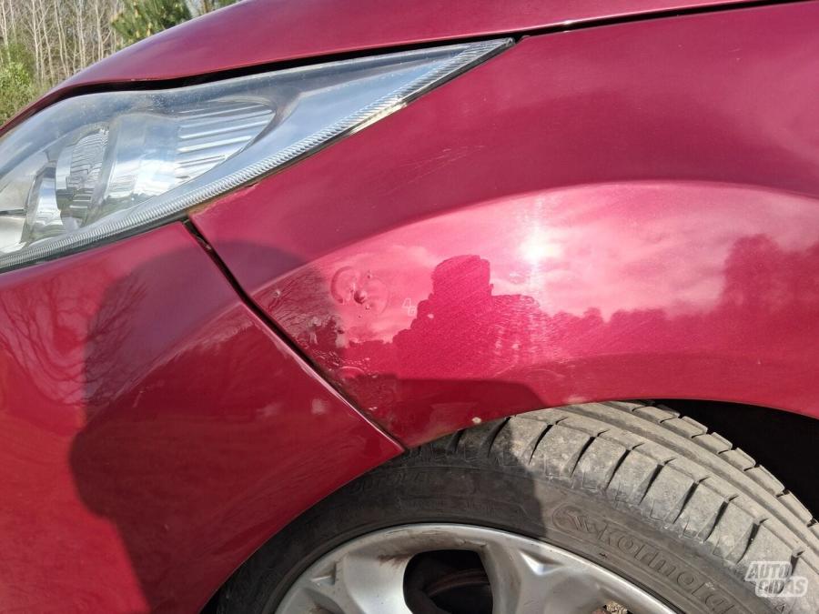 Red Ford Fiesta 2009 in Raseiniai, with an engine capacity of 1.60 L and mileage of 201 thousand km for 1700 €, photo 8 on AUTOMOTO.COM.LV