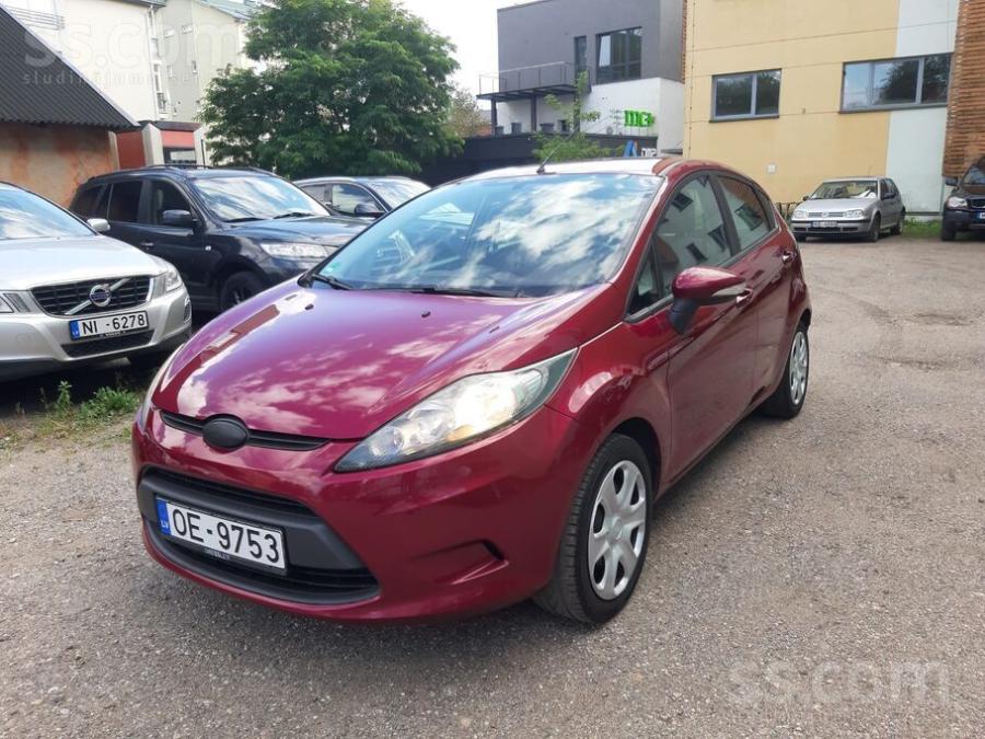 Sarkans Ford Fiesta 2009 Daugavpils, ar dzinēja tilpumu 1.20 L un nobraukumu 0 tūkst. km par 2700 €, foto 1 vietnē AUTOMOTO.COM.LV
