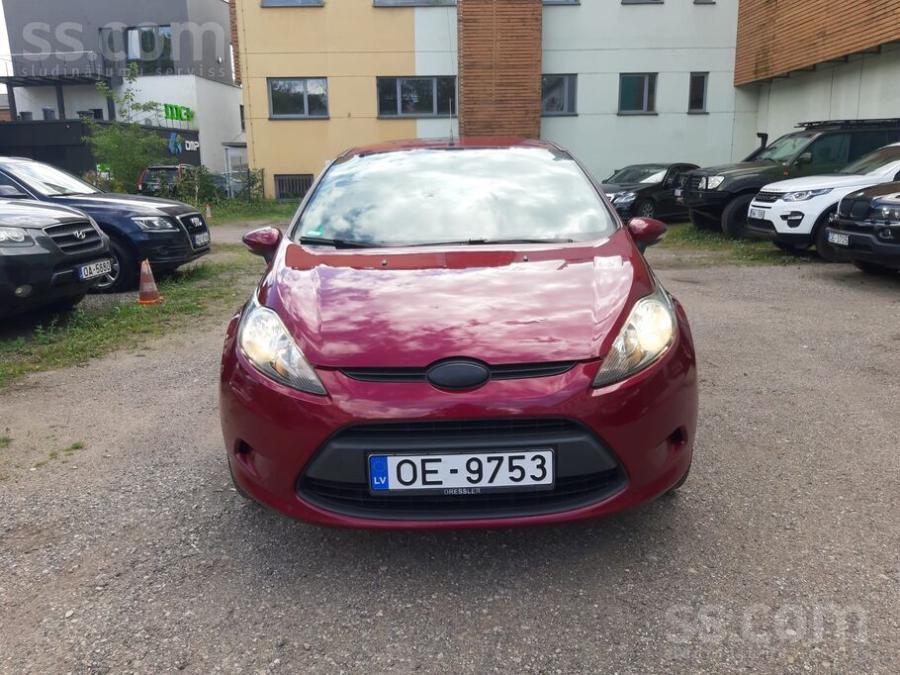 Sarkans Ford Fiesta 2009 Daugavpils, ar dzinēja tilpumu 1.20 L un nobraukumu 0 tūkst. km par 2700 €, foto 3 vietnē AUTOMOTO.COM.LV